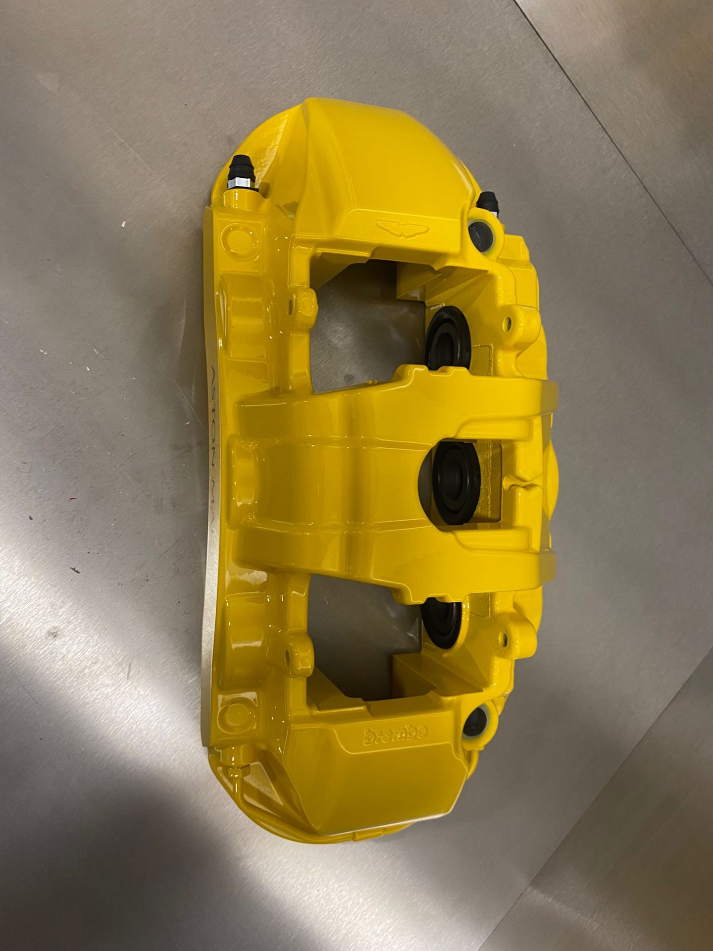 Aston Martin DBX Brake Calipers Painted i001127 | Professional Brake ...